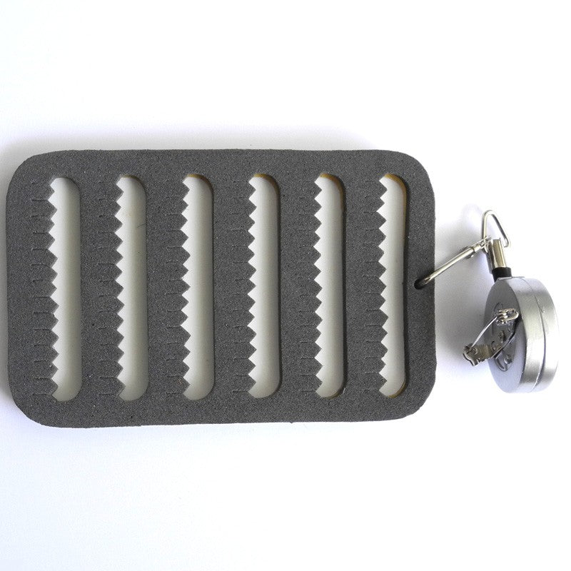 Patch mouche bouton service – Caleri Fly Fishing